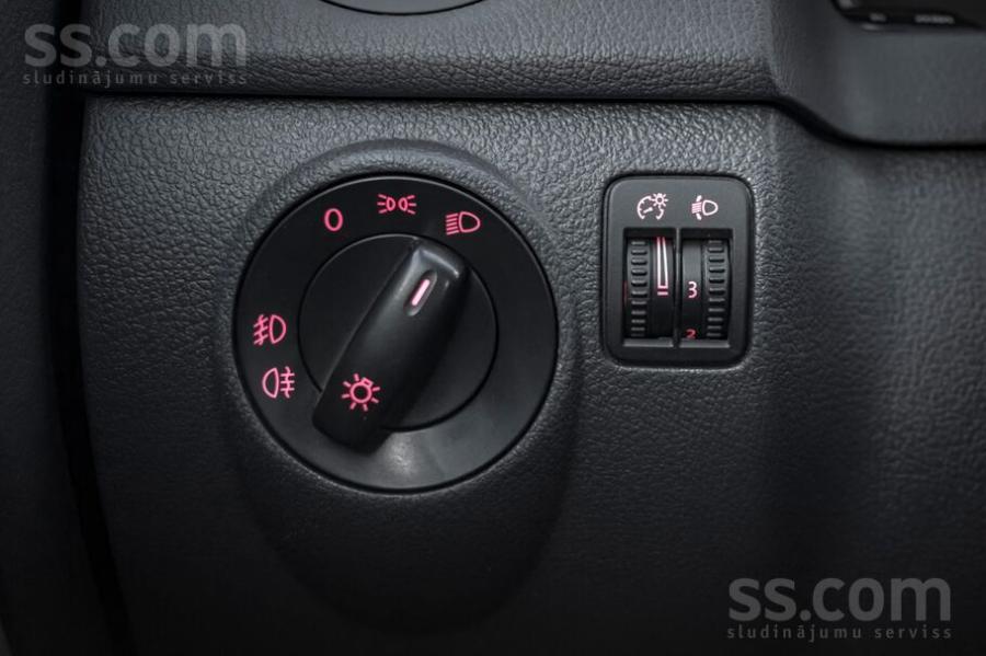 Melns Volkswagen Golf Plus 2006 Rīga, ar dzinēja tilpumu 1.60 L un nobraukumu 0 tūkst. km par 4990 €, foto 18 vietnē AUTOMOTO.COM.LV