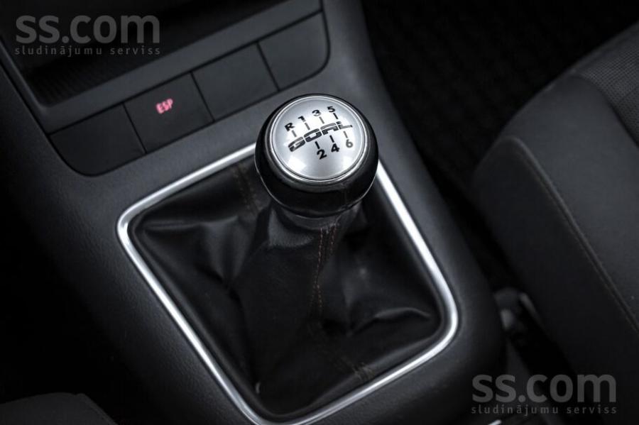 Melns Volkswagen Golf Plus 2006 Rīga, ar dzinēja tilpumu 1.60 L un nobraukumu 0 tūkst. km par 4990 €, foto 24 vietnē AUTOMOTO.COM.LV