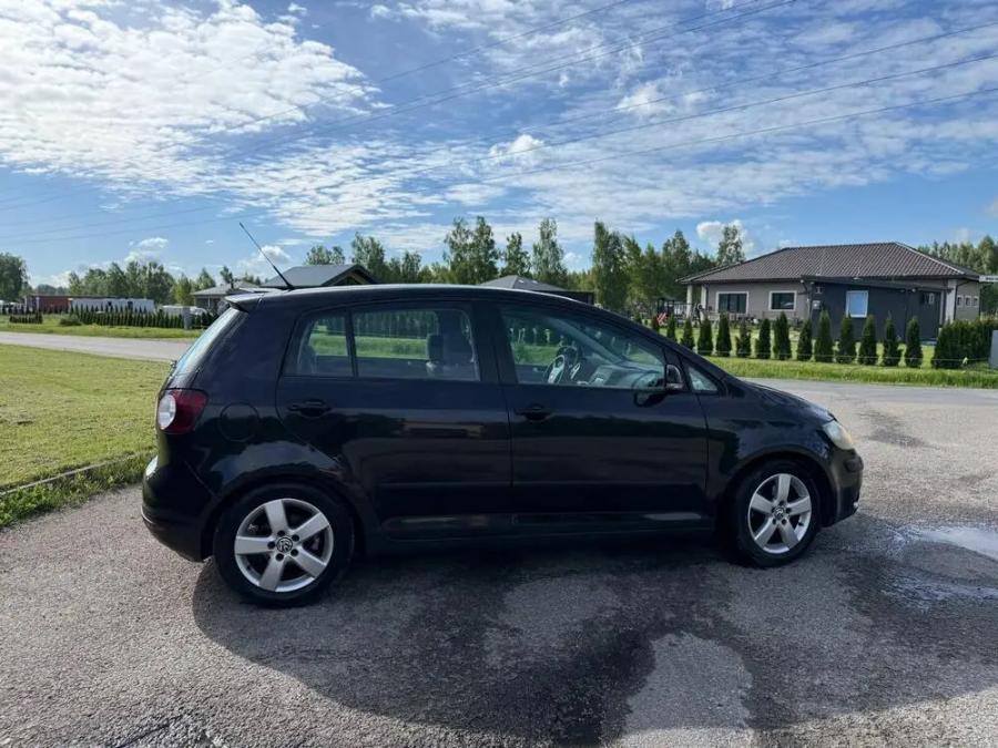 Melns Volkswagen Golf Plus 2006 Rīga, ar dzinēja tilpumu 2.00 L un nobraukumu 260 tūkst. km par 2100 €, foto 4 vietnē AUTOMOTO.COM.LV