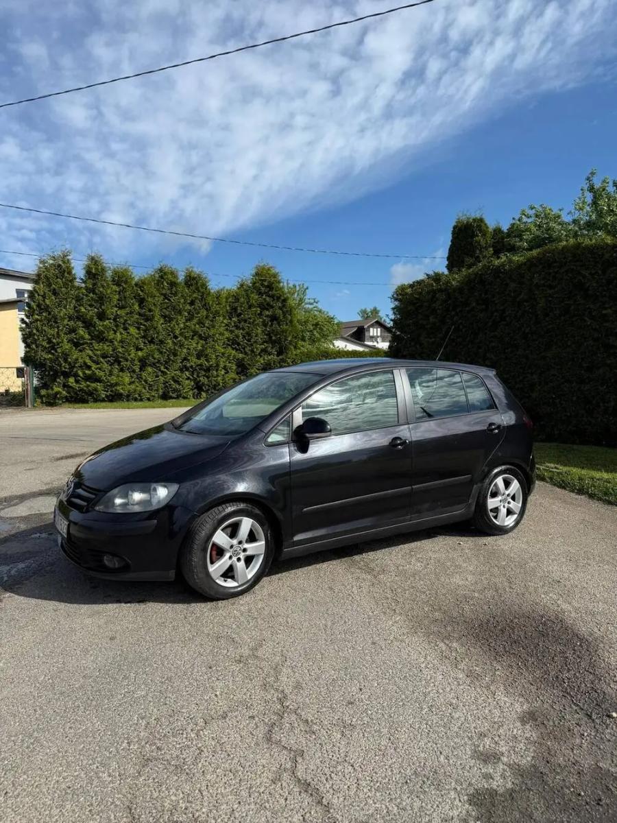 Melns Volkswagen Golf Plus 2006 Rīga, ar dzinēja tilpumu 2.00 L un nobraukumu 260 tūkst. km par 2100 €, foto 5 vietnē AUTOMOTO.COM.LV