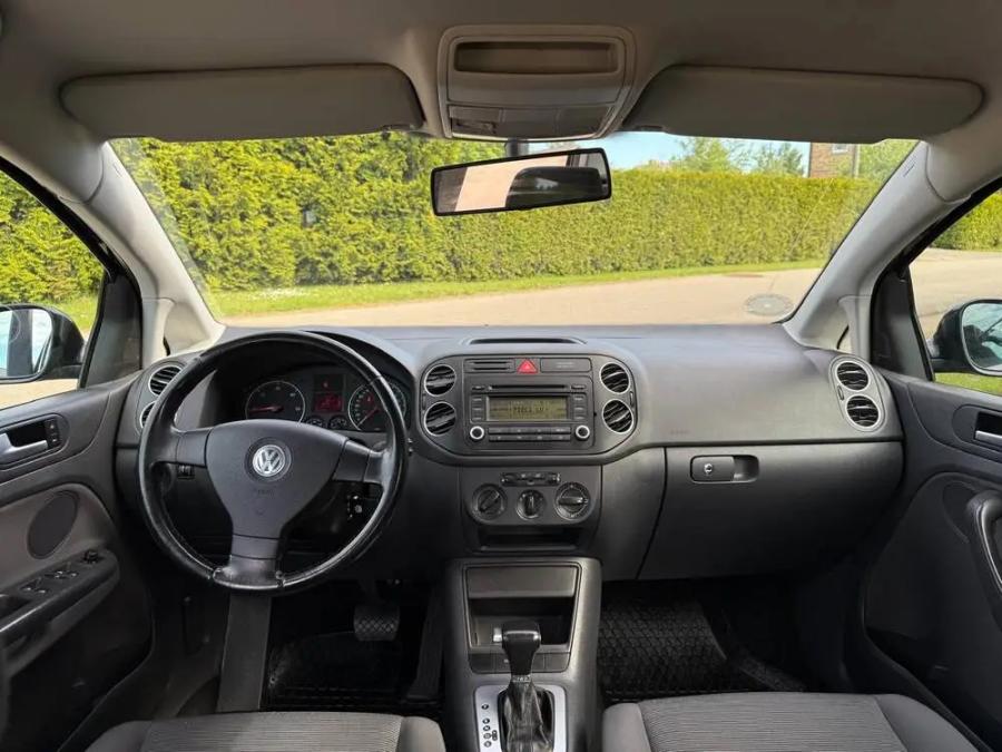 Melns Volkswagen Golf Plus 2006 Rīga, ar dzinēja tilpumu 2.00 L un nobraukumu 260 tūkst. km par 2100 €, foto 11 vietnē AUTOMOTO.COM.LV