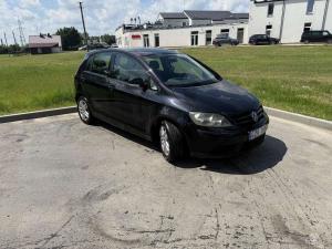 Melns Volkswagen Golf Plus 2006 Viļņa, ar dzinēja tilpumu 1.90 L un nobraukumu 245 tūkst. km par 800 €, foto  vietnē AUTOMOTO.COM.LV