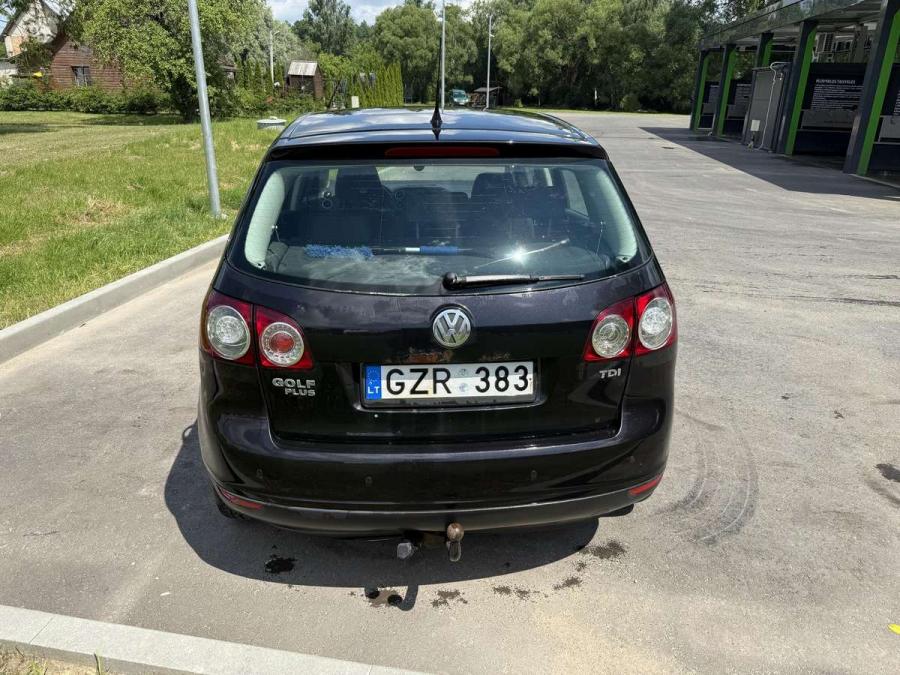 Black Volkswagen Golf Plus 2006 in Vilnius, with an engine capacity of 1.90 L and mileage of 245 thousand km for 800 €, photo 8 on AUTOMOTO.COM.LV