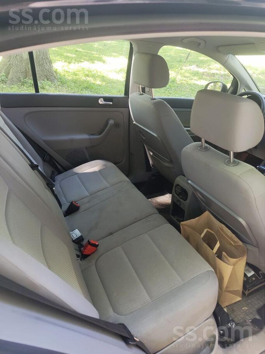 Melns Volkswagen Golf Plus 2006 Rīga, ar dzinēja tilpumu 2.00 L un nobraukumu 379 tūkst. km par 550 €, foto 5 vietnē AUTOMOTO.COM.LV