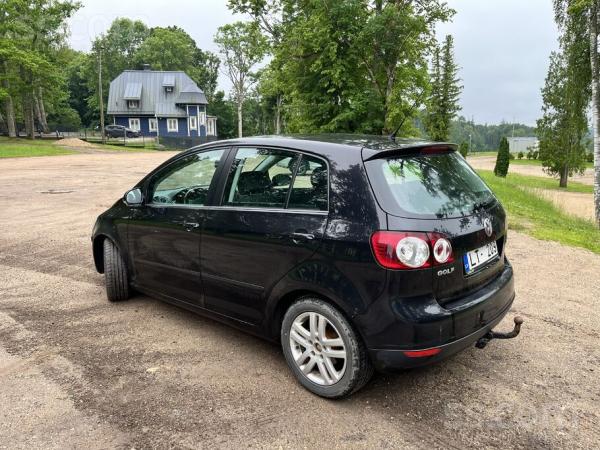 Melns Volkswagen Golf Plus 2006 Cēsis, ar dzinēja tilpumu 1.90 L un nobraukumu 299 tūkst. km par 1600 €, foto 3 vietnē AUTOMOTO.COM.LV