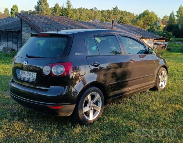 Black Volkswagen Golf Plus 2006 in Rezekne, with an engine capacity of 1.90 L and mileage of 278 thousand km for 2999 €, photo 2 on AUTOMOTO.COM.LV