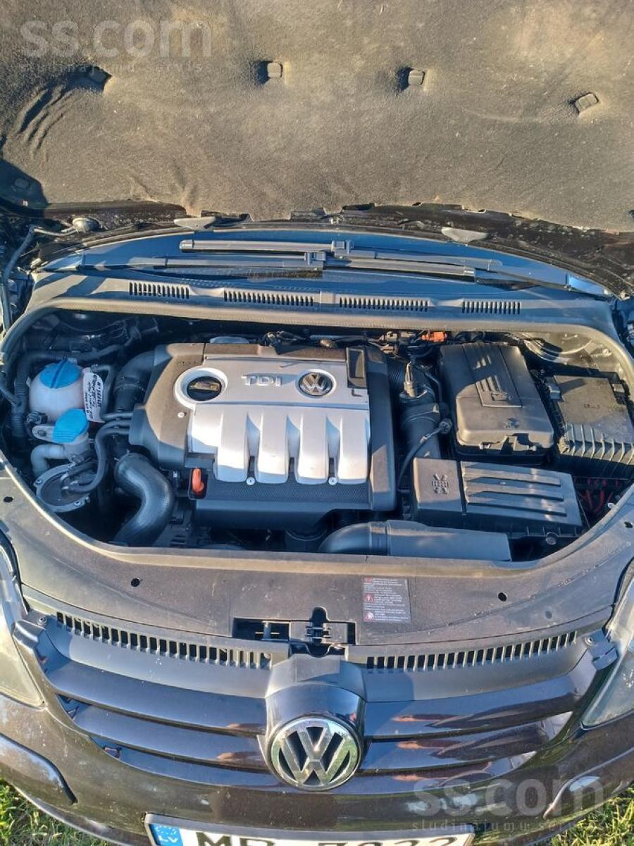 Melns Volkswagen Golf Plus 2006 Rēzekne, ar dzinēja tilpumu 1.90 L un nobraukumu 278 tūkst. km par 2999 €, foto 4 vietnē AUTOMOTO.COM.LV