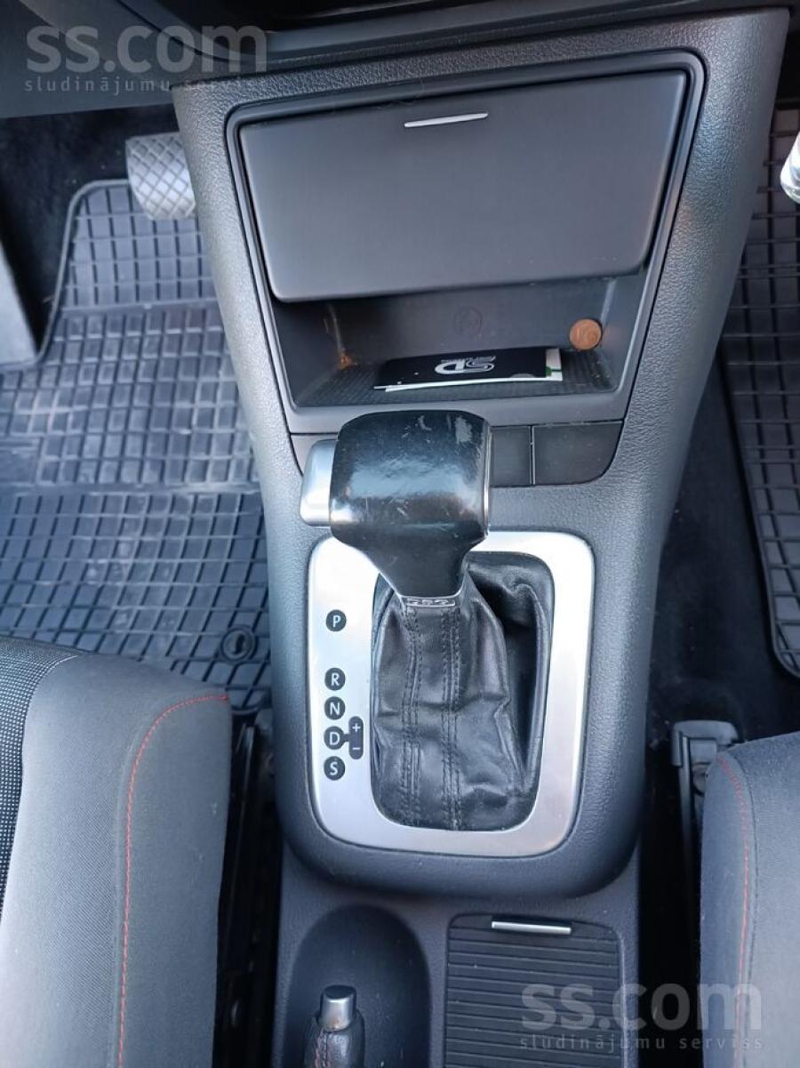 Melns Volkswagen Golf Plus 2006 Rēzekne, ar dzinēja tilpumu 1.90 L un nobraukumu 278 tūkst. km par 2999 €, foto 7 vietnē AUTOMOTO.COM.LV