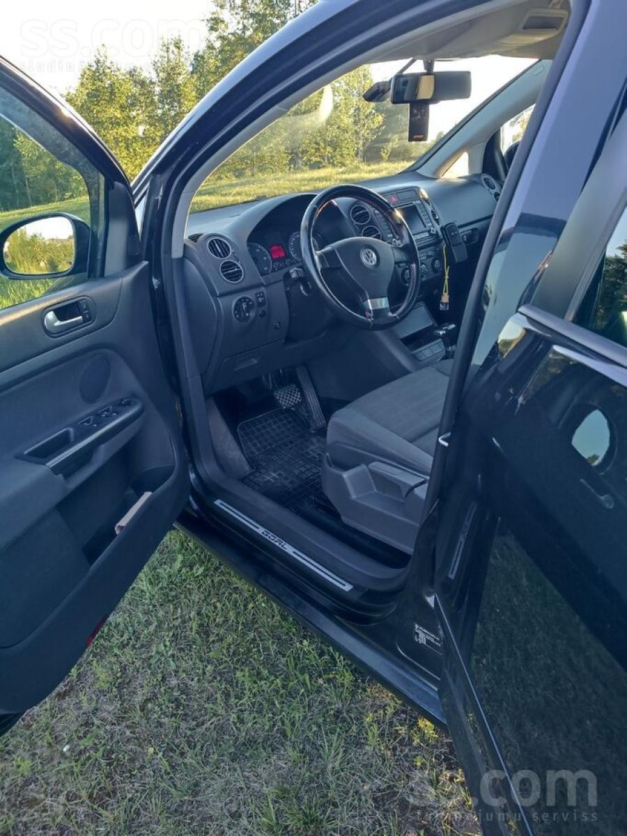 Melns Volkswagen Golf Plus 2006 Rēzekne, ar dzinēja tilpumu 1.90 L un nobraukumu 278 tūkst. km par 2999 €, foto 10 vietnē AUTOMOTO.COM.LV