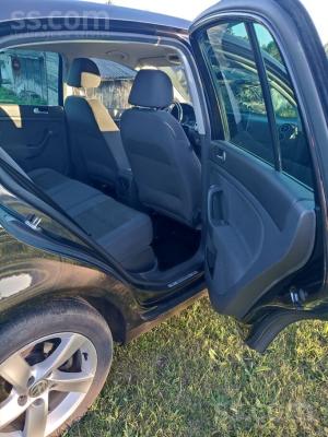 Melns Volkswagen Golf Plus 2006 Rēzekne, ar dzinēja tilpumu 1.90 L un nobraukumu 278 tūkst. km par 2999 €, foto 12 vietnē AUTOMOTO.COM.LV