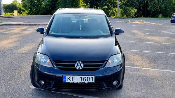 Melns Volkswagen Golf Plus 2006 Cēsis, ar dzinēja tilpumu 1.90 L un nobraukumu 308 tūkst. km par 2200 €, foto 2 vietnē AUTOMOTO.COM.LV