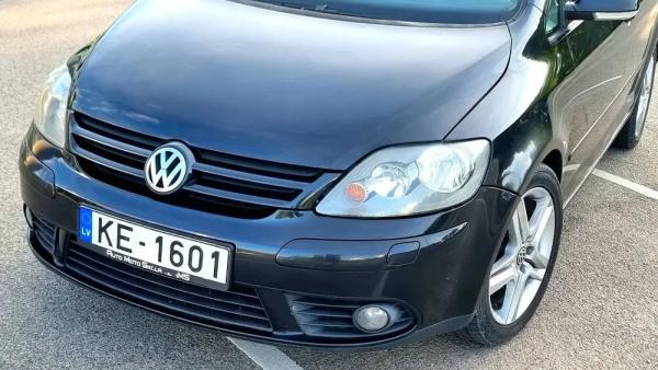 Melns Volkswagen Golf Plus 2006 Cēsis, ar dzinēja tilpumu 1.90 L un nobraukumu 308 tūkst. km par 2200 €, foto 3 vietnē AUTOMOTO.COM.LV