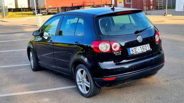 Melns Volkswagen Golf Plus 2006 Cēsis, ar dzinēja tilpumu 1.90 L un nobraukumu 308 tūkst. km par 2200 €, foto 8 vietnē AUTOMOTO.COM.LV