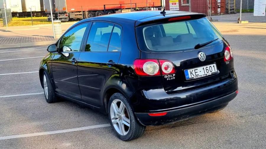 Melns Volkswagen Golf Plus 2006 Cēsis, ar dzinēja tilpumu 1.90 L un nobraukumu 308 tūkst. km par 2200 €, foto 9 vietnē AUTOMOTO.COM.LV