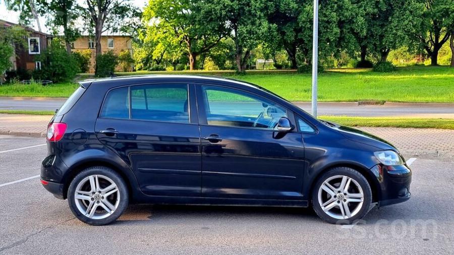 Melns Volkswagen Golf Plus 2006 Cēsis, ar dzinēja tilpumu 1.90 L un nobraukumu 308 tūkst. km par 2200 €, foto 6 vietnē AUTOMOTO.COM.LV