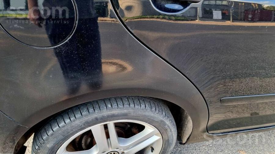 Melns Volkswagen Golf Plus 2006 Cēsis, ar dzinēja tilpumu 1.90 L un nobraukumu 308 tūkst. km par 2200 €, foto 15 vietnē AUTOMOTO.COM.LV
