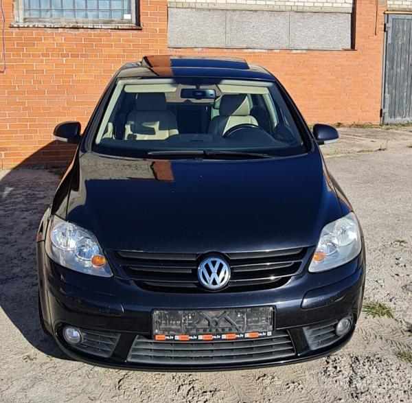 Black Volkswagen Golf Plus 2006 in Ventspils, with an engine capacity of 2.00 L and mileage of 294 thousand km for 550 €, photo 2 on AUTOMOTO.COM.LV