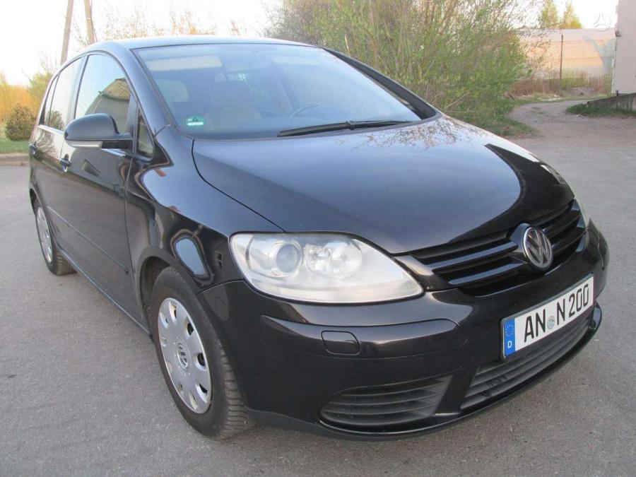 Black Volkswagen Golf Plus 2006 in Kelme, with an engine capacity of 1.97 L and mileage of 267 thousand km for 1950 €, photo 4 on AUTOMOTO.COM.LV