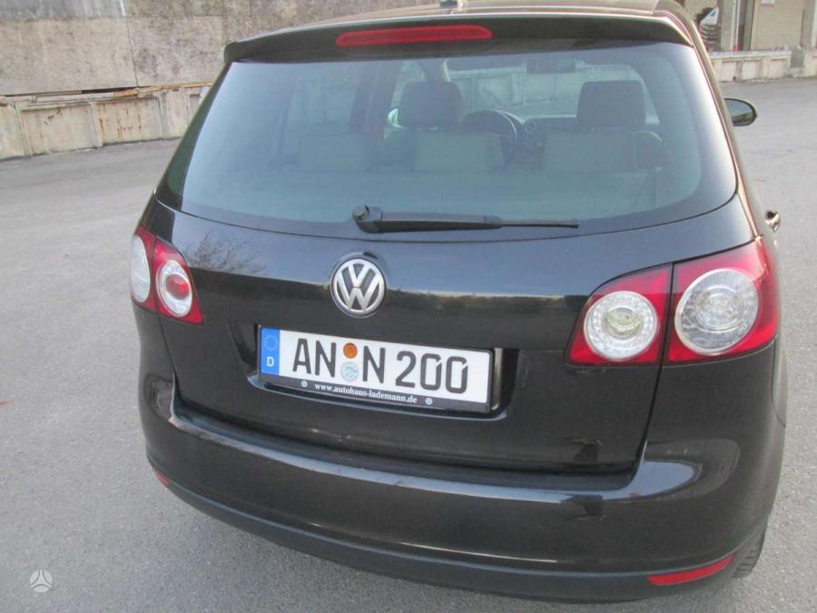 Black Volkswagen Golf Plus 2006 in Kelme, with an engine capacity of 1.97 L and mileage of 267 thousand km for 1950 €, photo 6 on AUTOMOTO.COM.LV