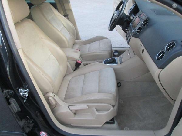 Black Volkswagen Golf Plus 2006 in Kelme, with an engine capacity of 1.97 L and mileage of 267 thousand km for 1950 €, photo 10 on AUTOMOTO.COM.LV
