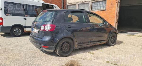 Melns Volkswagen Golf Plus 2006 Ventspils, ar dzinēja tilpumu 2.00 L un nobraukumu 293 tūkst. km par 395 €, foto 3 vietnē AUTOMOTO.COM.LV