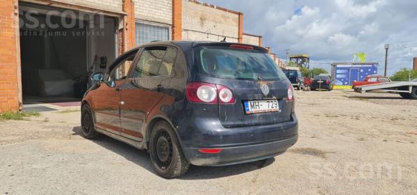 Melns Volkswagen Golf Plus 2006 Ventspils, ar dzinēja tilpumu 2.00 L un nobraukumu 293 tūkst. km par 395 €, foto 4 vietnē AUTOMOTO.COM.LV