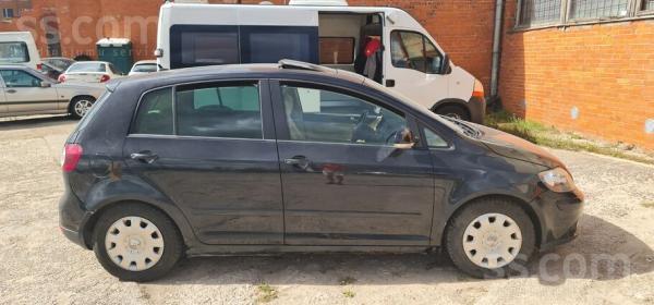 Melns Volkswagen Golf Plus 2006 Ventspils, ar dzinēja tilpumu 2.00 L un nobraukumu 293 tūkst. km par 395 €, foto 6 vietnē AUTOMOTO.COM.LV