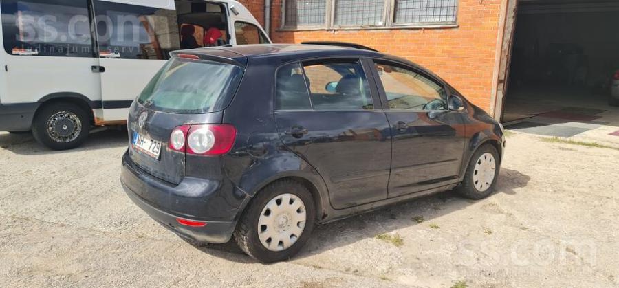Melns Volkswagen Golf Plus 2006 Ventspils, ar dzinēja tilpumu 2.00 L un nobraukumu 293 tūkst. km par 395 €, foto 8 vietnē AUTOMOTO.COM.LV