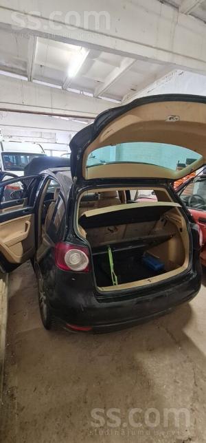 Melns Volkswagen Golf Plus 2006 Ventspils, ar dzinēja tilpumu 2.00 L un nobraukumu 293 tūkst. km par 395 €, foto 12 vietnē AUTOMOTO.COM.LV