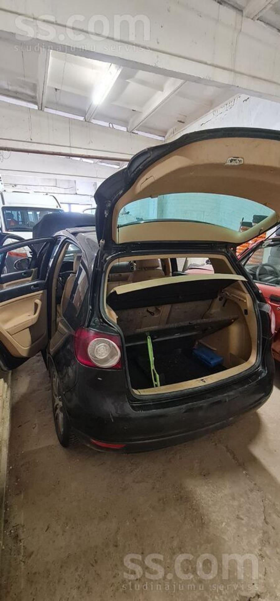 Melns Volkswagen Golf Plus 2006 Ventspils, ar dzinēja tilpumu 2.00 L un nobraukumu 293 tūkst. km par 395 €, foto 12 vietnē AUTOMOTO.COM.LV