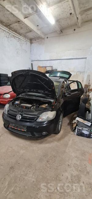 Melns Volkswagen Golf Plus 2006 Ventspils, ar dzinēja tilpumu 2.00 L un nobraukumu 293 tūkst. km par 395 €, foto 13 vietnē AUTOMOTO.COM.LV