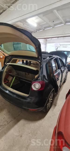 Melns Volkswagen Golf Plus 2006 Ventspils, ar dzinēja tilpumu 2.00 L un nobraukumu 293 tūkst. km par 395 €, foto 14 vietnē AUTOMOTO.COM.LV