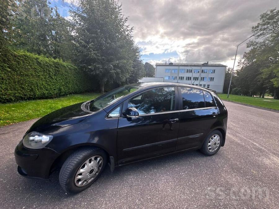 Melns Volkswagen Golf Plus 2006 Daugavpils, ar dzinēja tilpumu 1.90 L un nobraukumu 288 tūkst. km par 2200 €, foto 4 vietnē AUTOMOTO.COM.LV
