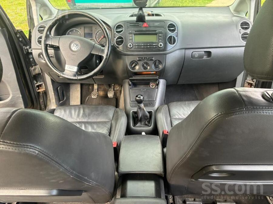 Melns Volkswagen Golf Plus 2006 Daugavpils, ar dzinēja tilpumu 1.90 L un nobraukumu 288 tūkst. km par 2200 €, foto 7 vietnē AUTOMOTO.COM.LV