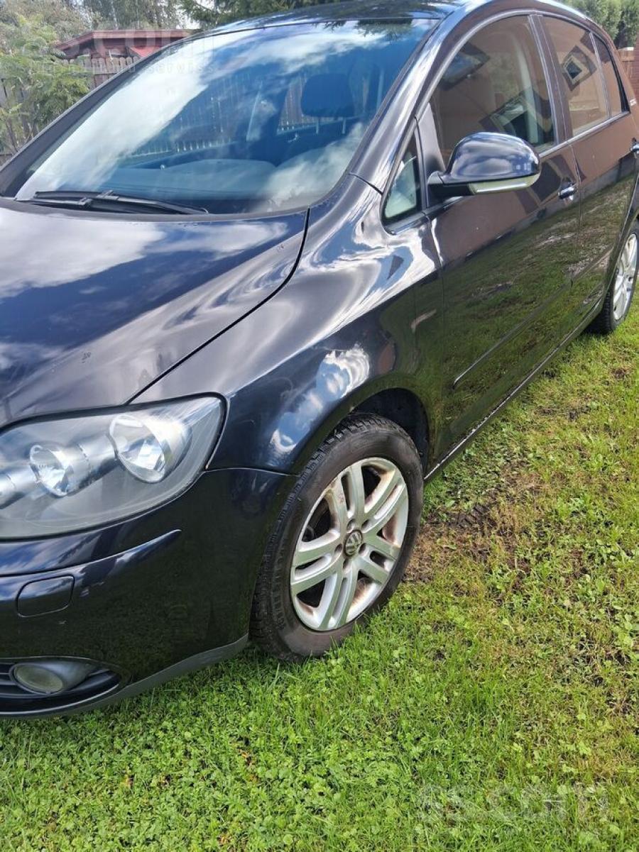 Black Volkswagen Golf Plus 2006 in Riga, with an engine capacity of 1.60 L and mileage of 211 thousand km for 1600 €, photo 1 on AUTOMOTO.COM.LV