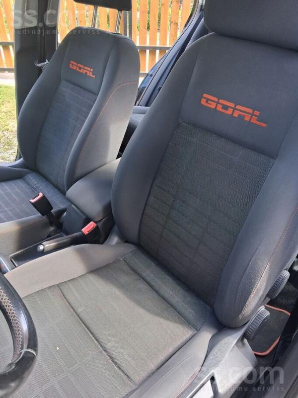 Melns Volkswagen Golf Plus 2006 Rīga, ar dzinēja tilpumu 1.60 L un nobraukumu 211 tūkst. km par 1600 €, foto 4 vietnē AUTOMOTO.COM.LV