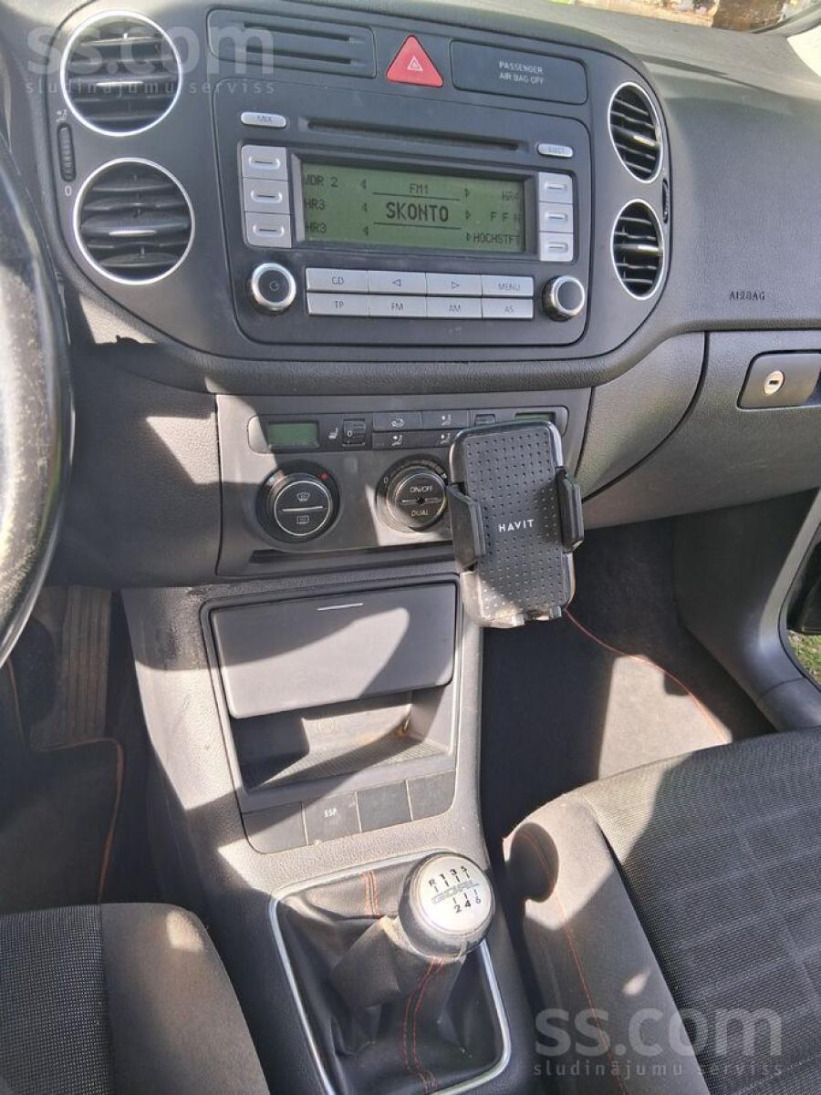 Black Volkswagen Golf Plus 2006 in Riga, with an engine capacity of 1.60 L and mileage of 211 thousand km for 1600 €, photo 7 on AUTOMOTO.COM.LV