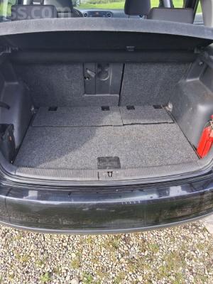 Black Volkswagen Golf Plus 2006 in Riga, with an engine capacity of 1.60 L and mileage of 211 thousand km for 1600 €, photo 8 on AUTOMOTO.COM.LV
