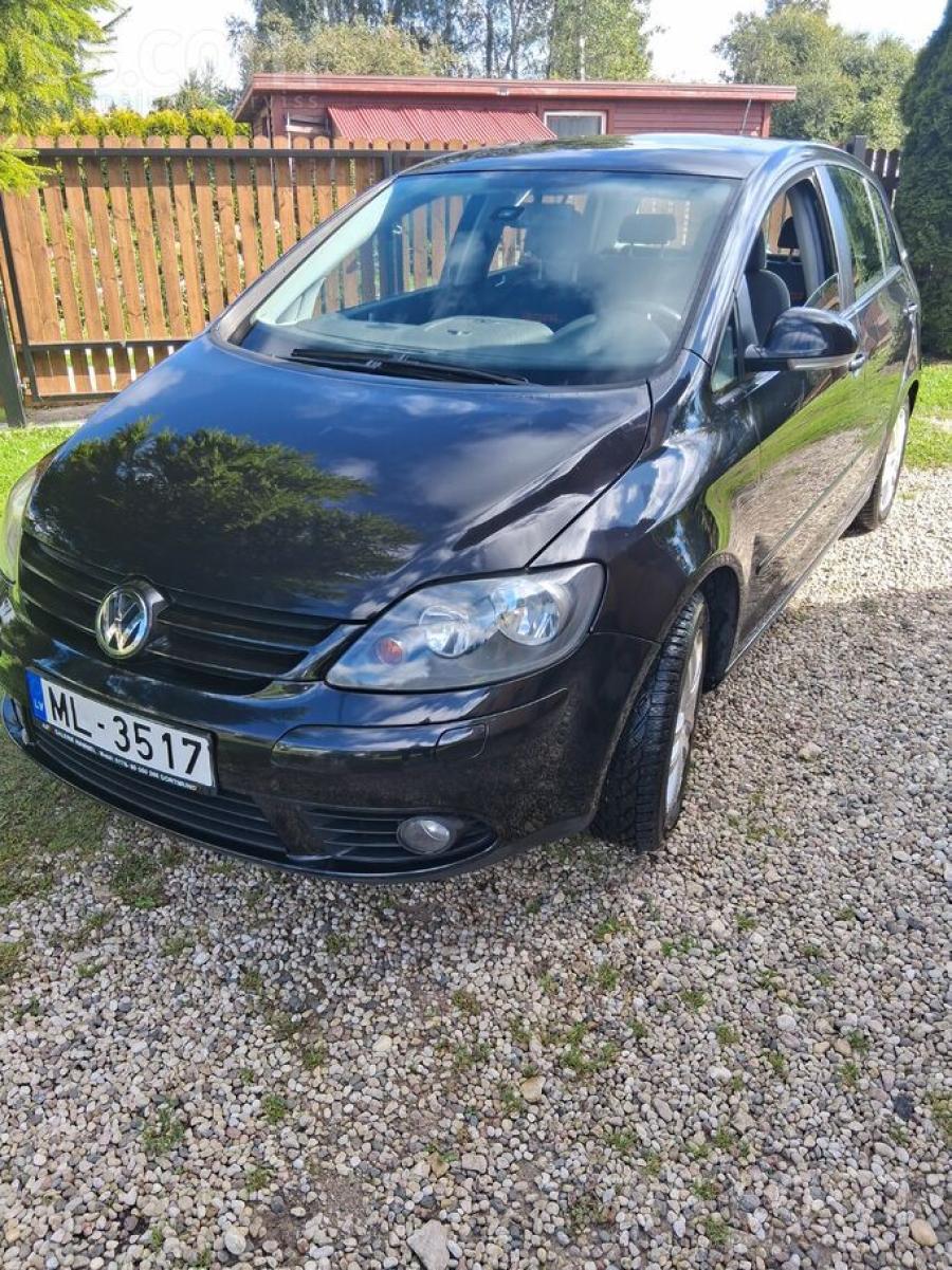 Black Volkswagen Golf Plus 2006 in Riga, with an engine capacity of 1.60 L and mileage of 211 thousand km for 1600 €, photo 11 on AUTOMOTO.COM.LV