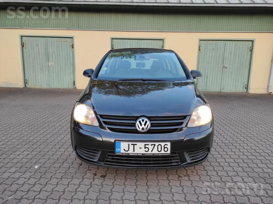Black Volkswagen Golf Plus 2007 in Ventspils, with an engine capacity of 2.00 L and mileage of 315 thousand km for 1600 €, photo 2 on AUTOMOTO.COM.LV