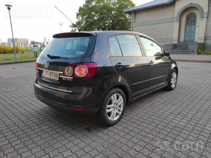Black Volkswagen Golf Plus 2007 in Ventspils, with an engine capacity of 2.00 L and mileage of 315 thousand km for 1600 €, photo 4 on AUTOMOTO.COM.LV