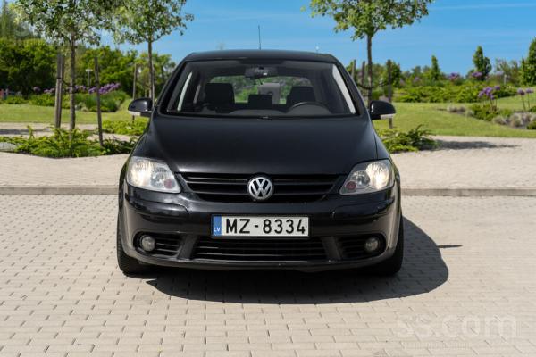Black Volkswagen Golf Plus 2007 in Jelgava, with an engine capacity of 1.40 L and mileage of 280 thousand km for 1990 €, photo 2 on AUTOMOTO.COM.LV