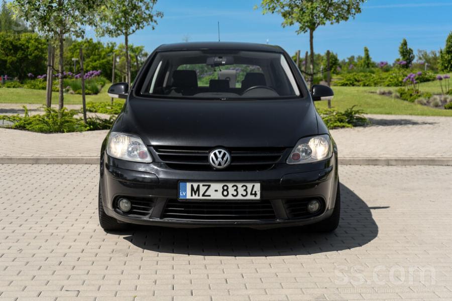 Black Volkswagen Golf Plus 2007 in Jelgava, with an engine capacity of 1.40 L and mileage of 280 thousand km for 1990 €, photo 2 on AUTOMOTO.COM.LV