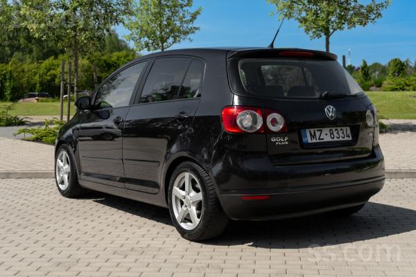 Black Volkswagen Golf Plus 2007 in Jelgava, with an engine capacity of 1.40 L and mileage of 280 thousand km for 1990 €, photo 4 on AUTOMOTO.COM.LV