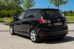 Black Volkswagen Golf Plus 2007 in Jelgava, with an engine capacity of 1.40 L and mileage of 280 thousand km for 1990 €, photo 4 on AUTOMOTO.COM.LV