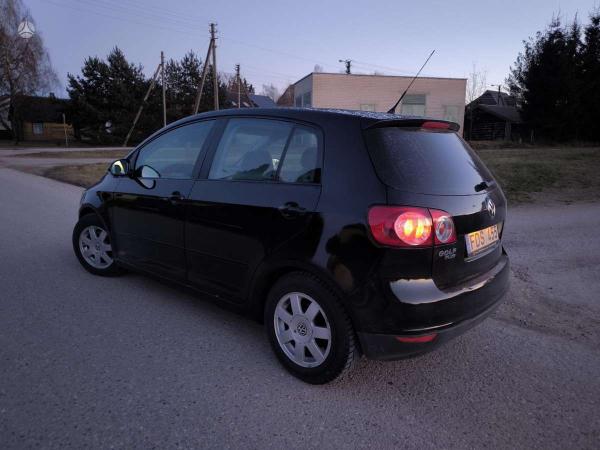 Melns Volkswagen Golf Plus 2007 Utena, ar dzinēja tilpumu 1.90 L un nobraukumu 273 tūkst. km par 1950 €, foto 4 vietnē AUTOMOTO.COM.LV