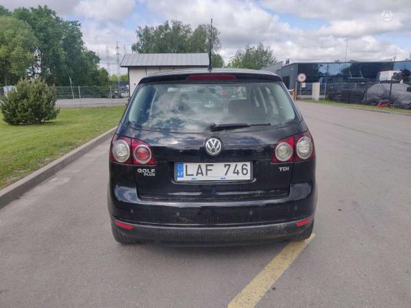 Black Volkswagen Golf Plus 2007 in Kaunas, with an engine capacity of 1.90 L and mileage of 162 thousand km for 1149 €, photo 5 on AUTOMOTO.COM.LV