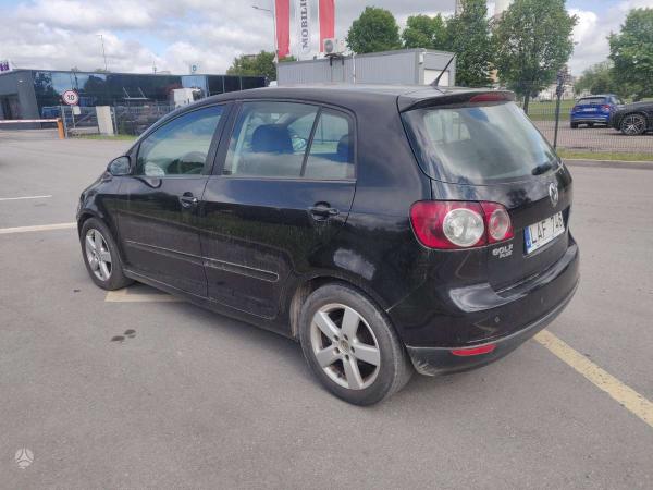 Black Volkswagen Golf Plus 2007 in Kaunas, with an engine capacity of 1.90 L and mileage of 162 thousand km for 1149 €, photo 6 on AUTOMOTO.COM.LV
