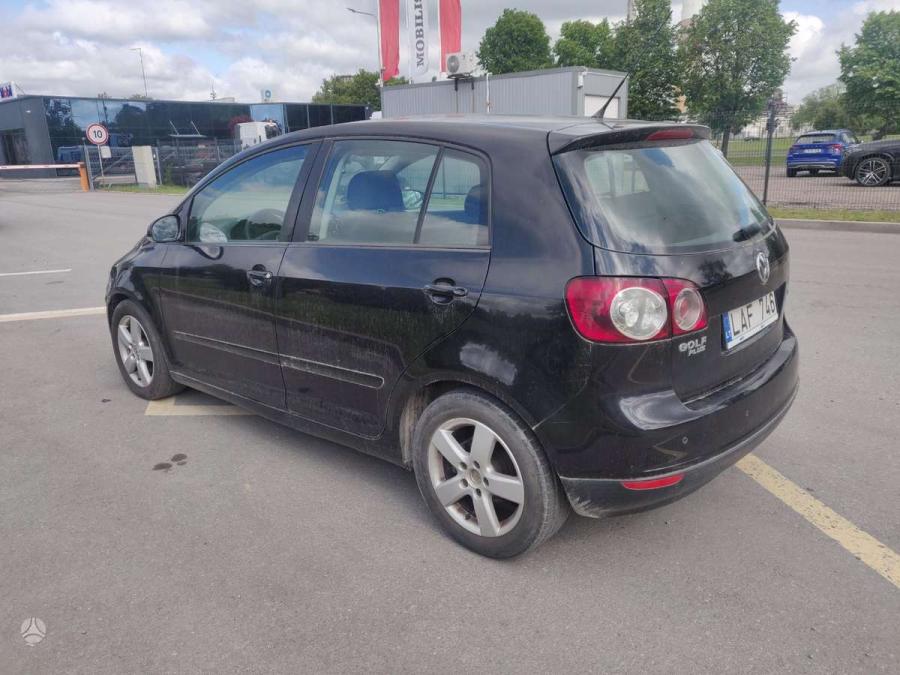Black Volkswagen Golf Plus 2007 in Kaunas, with an engine capacity of 1.90 L and mileage of 162 thousand km for 1149 €, photo 6 on AUTOMOTO.COM.LV