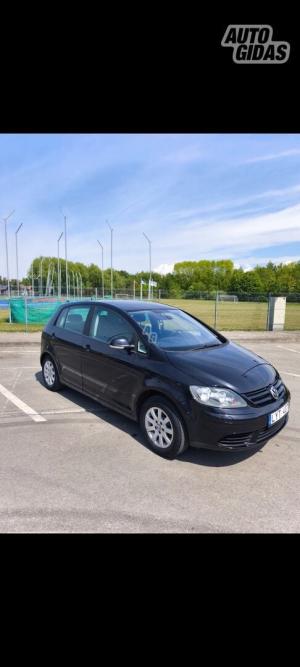 Black Volkswagen Golf Plus 2007 in Palanga, with an engine capacity of 1.40 L and mileage of 220 thousand km for 2500 €, photo 4 on AUTOMOTO.COM.LV